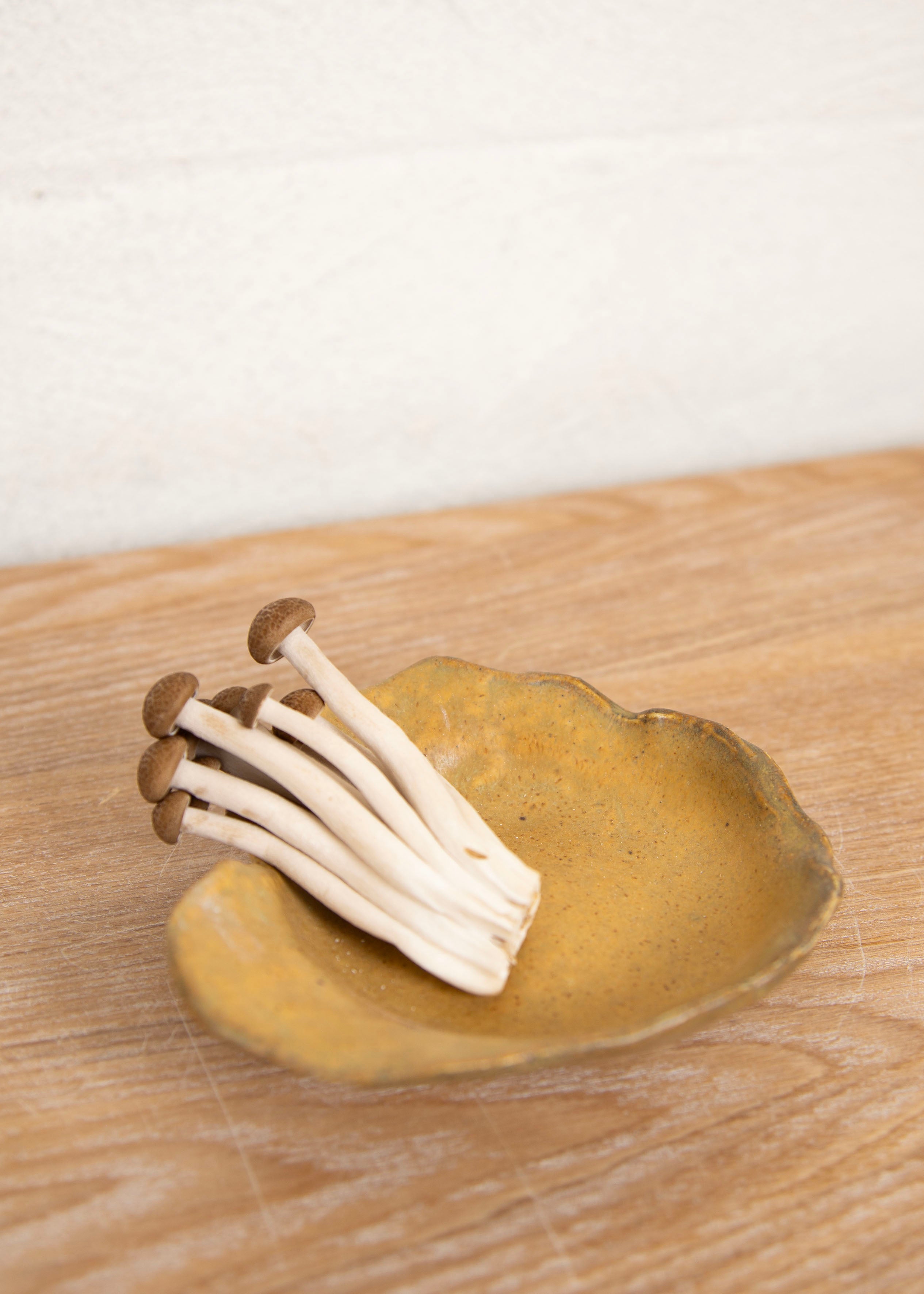 HOME DORO FLUTED SMALL FOOTED BOWL I – ALL DAY CLAY